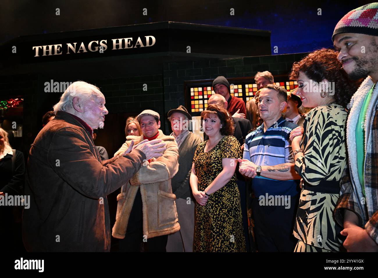 Actor Sir David Jason (left) who played Derek 'Del Boy' Trotter in the ...