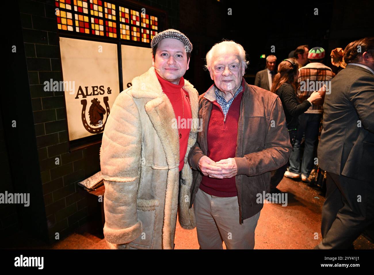 Actor Sir David Jason (right) who played Derek 'Del Boy' Trotter in the ...
