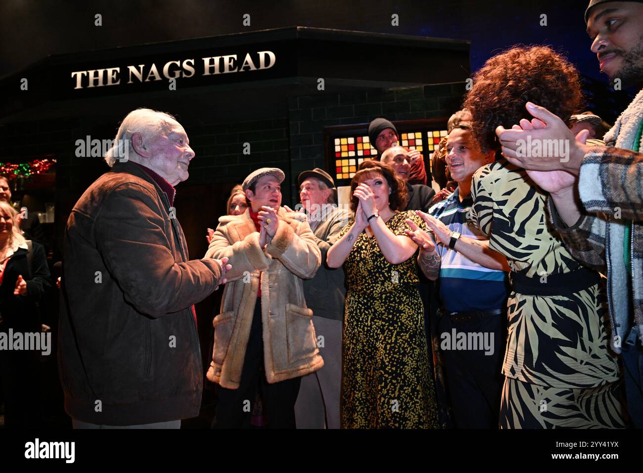 Actor Sir David Jason (left) who played Derek 'Del Boy' Trotter in the ...