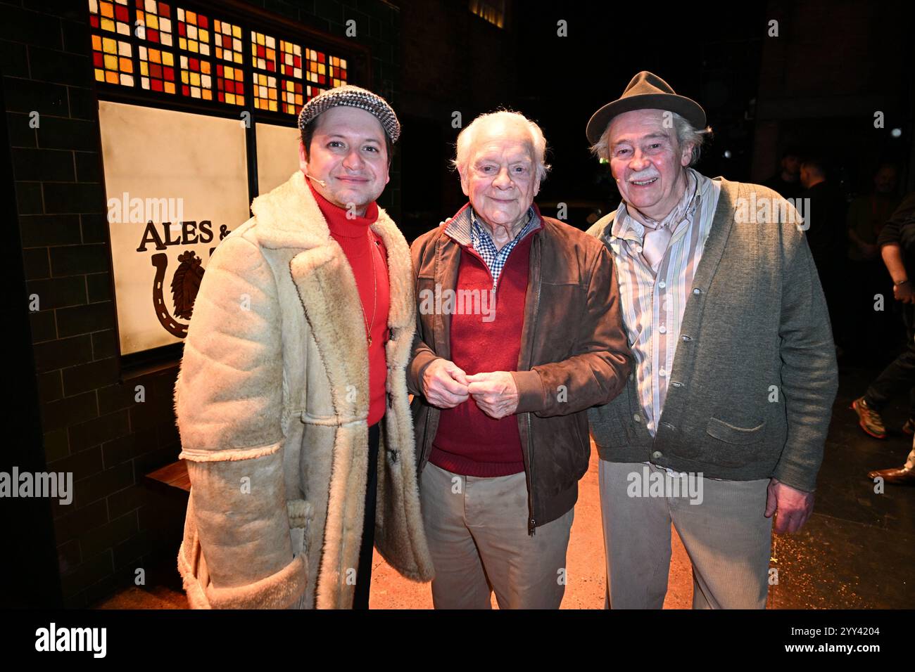 Actor Sir David Jason (centre) who played Derek 'Del Boy' Trotter in ...