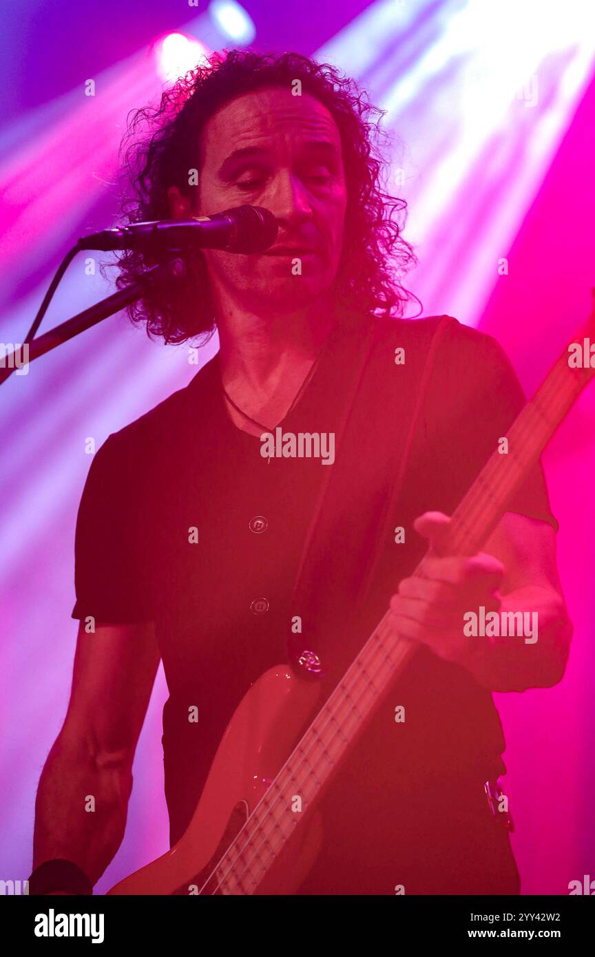 Stephan Brings von Brings live beim Weihnachtskonzert - Leise rieselt ...