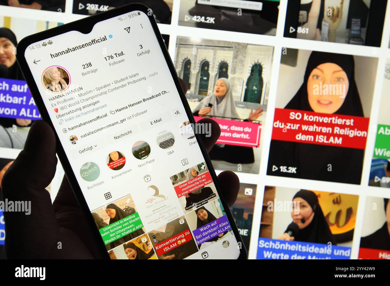 Auf einem Smartphone wurde der Instagram-Account von Hanna Hansen ...