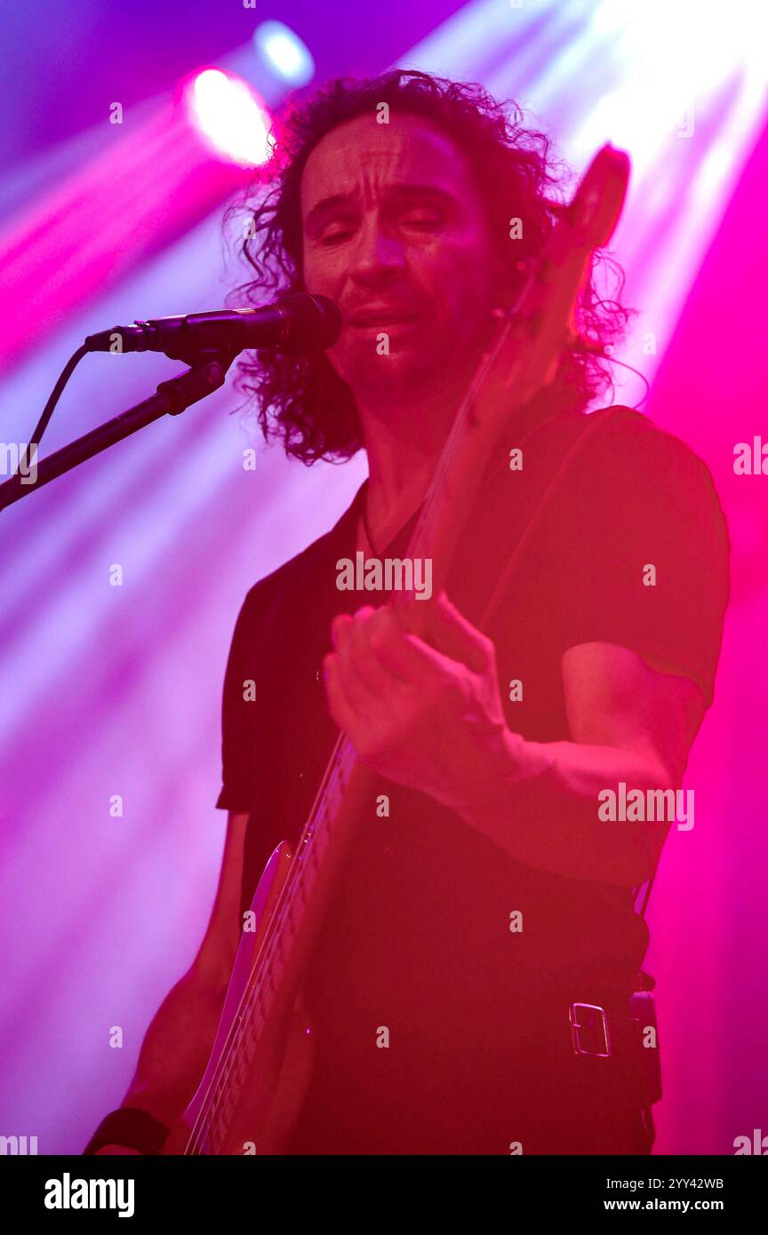 Stephan Brings von Brings live beim Weihnachtskonzert - Leise rieselt ...