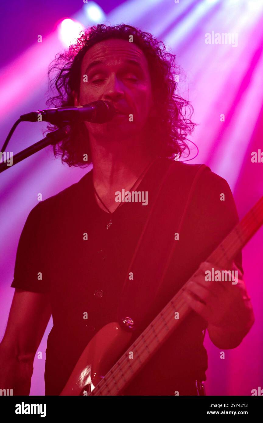 Stephan Brings von Brings live beim Weihnachtskonzert - Leise rieselt ...