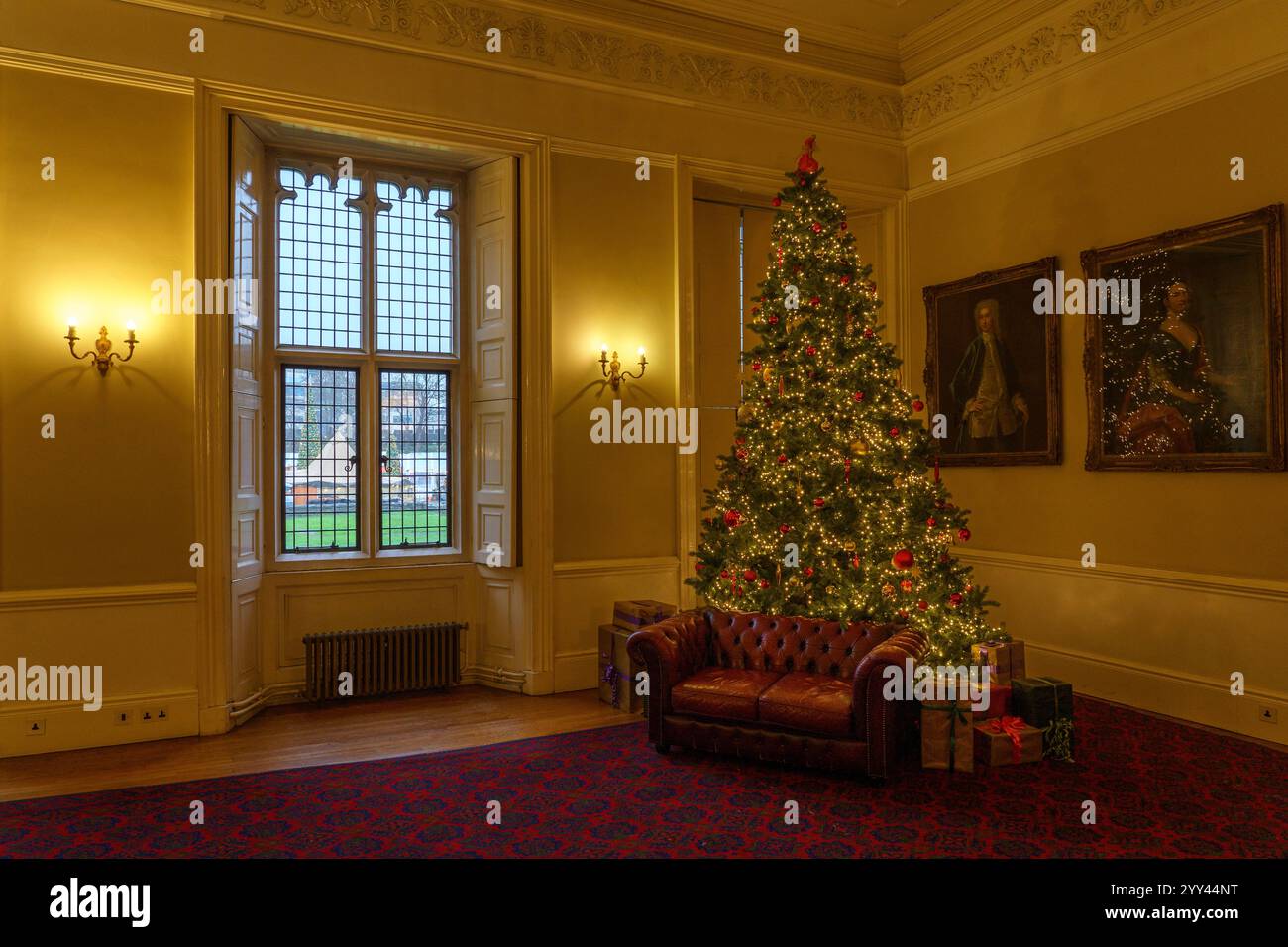 Cardiff castle christmas tree hi-res stock photography and images - Alamy