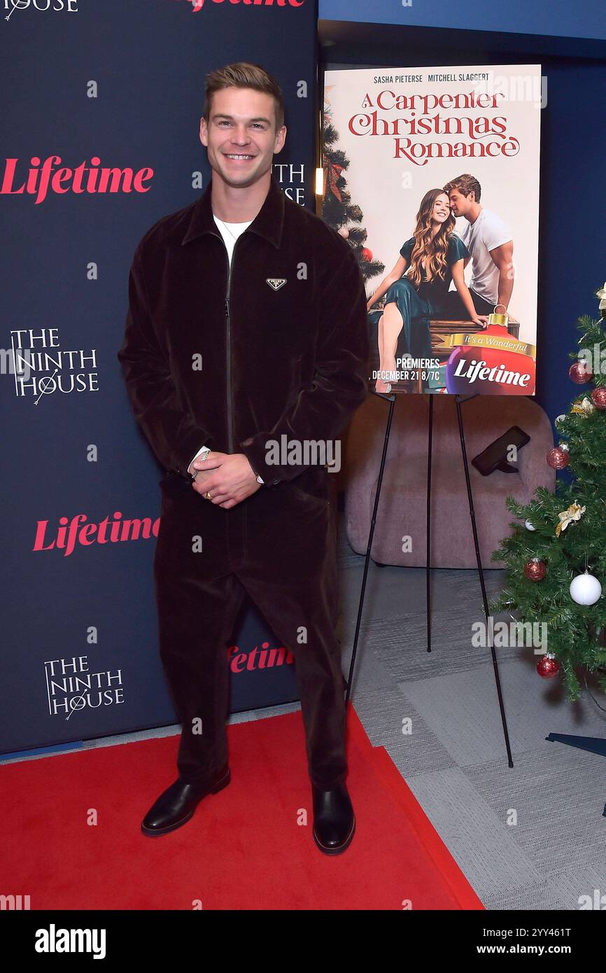 Mitchell Slaggert beim Screening des Lifetime Fernsehfilms A Carpenter Christmas Romance in den ...