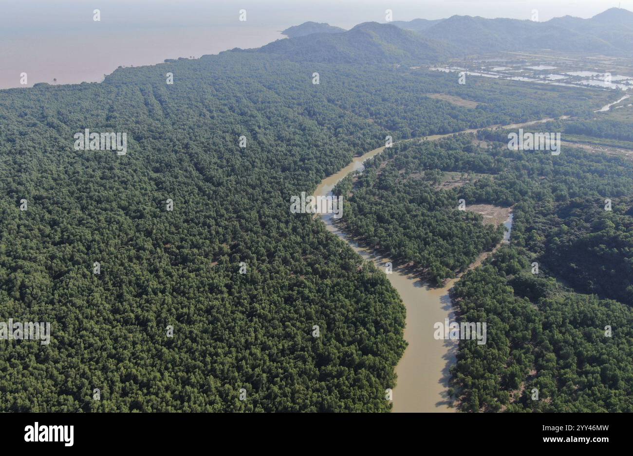 Shenzhen, China's Guangdong Province. 27th Nov, 2024. An aerial drone ...