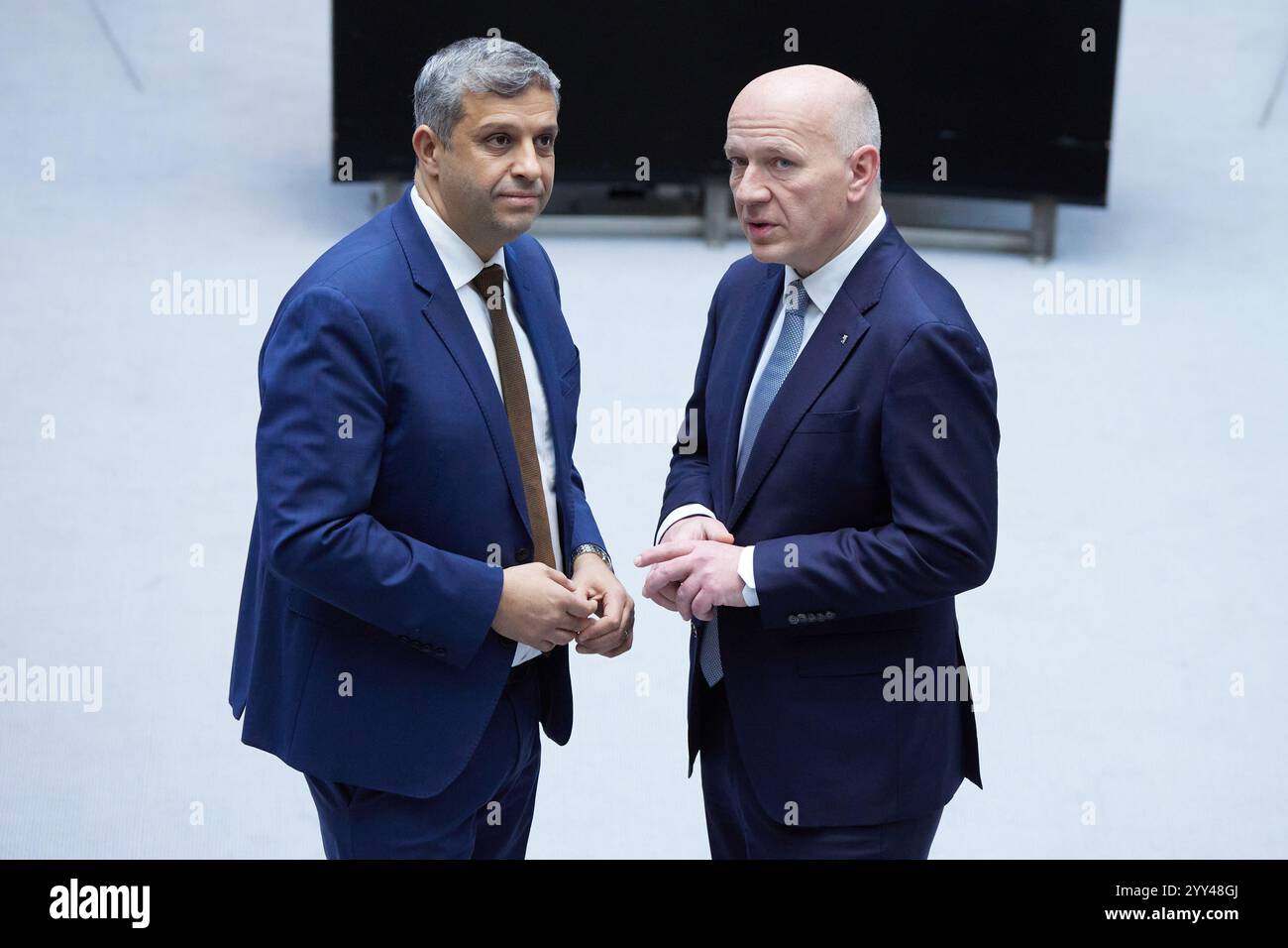 Berlin, Germany. 19th Dec, 2024. Raed Saleh (l, SPD) and Kai Wegner ...