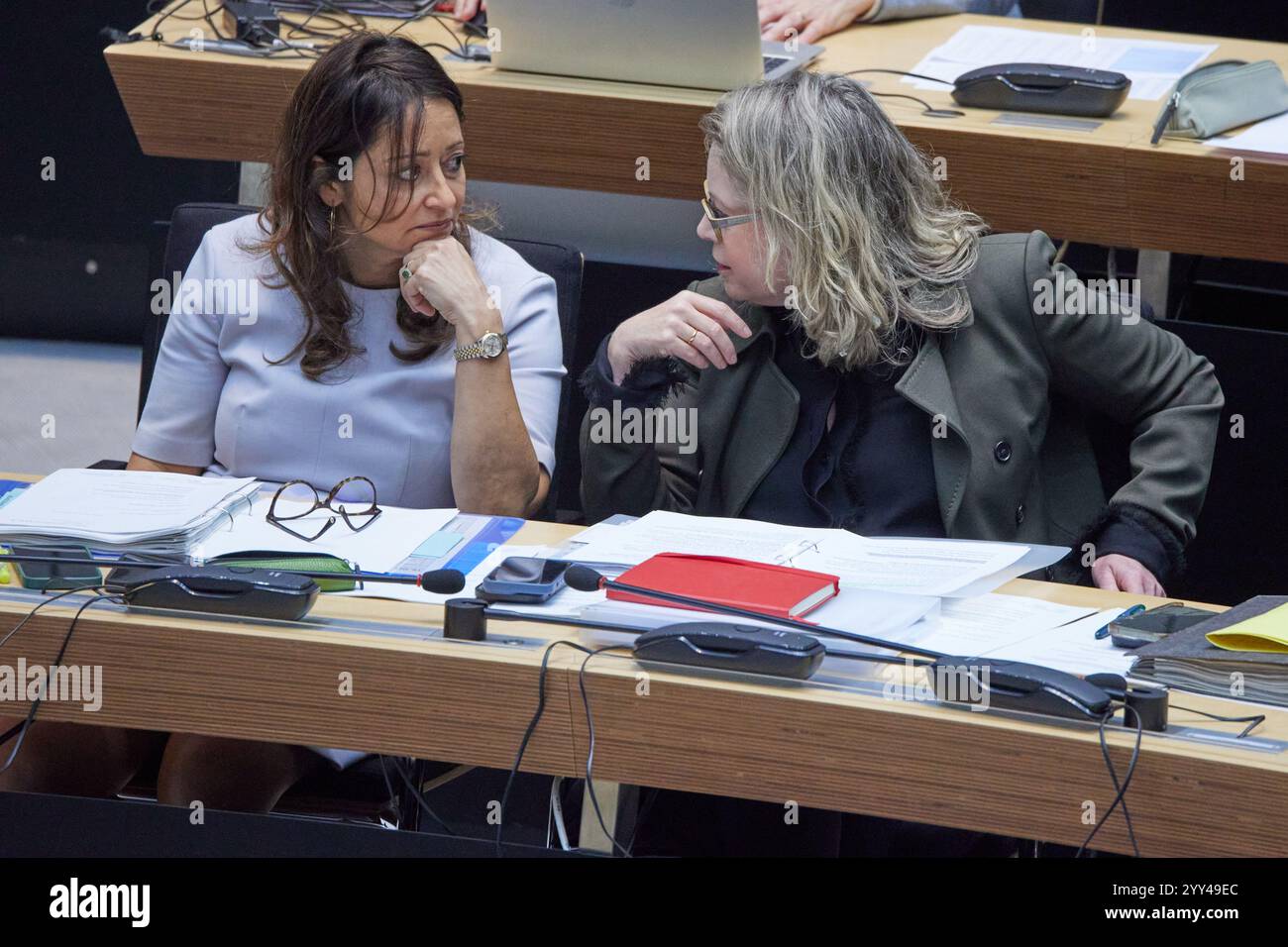 Berlin, Germany. 19th Dec, 2024. Felor Badenberg (l, CDU), Senator for ...