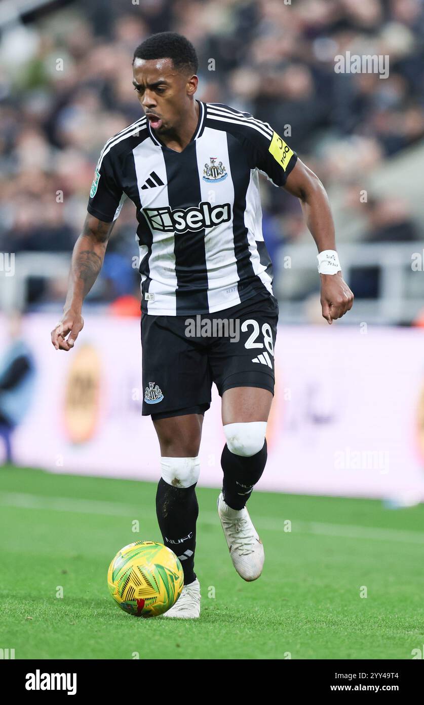 Newcastle Upon Tyne, UK. 18th Dec, 2024. Joe Willock of Newcastle ...