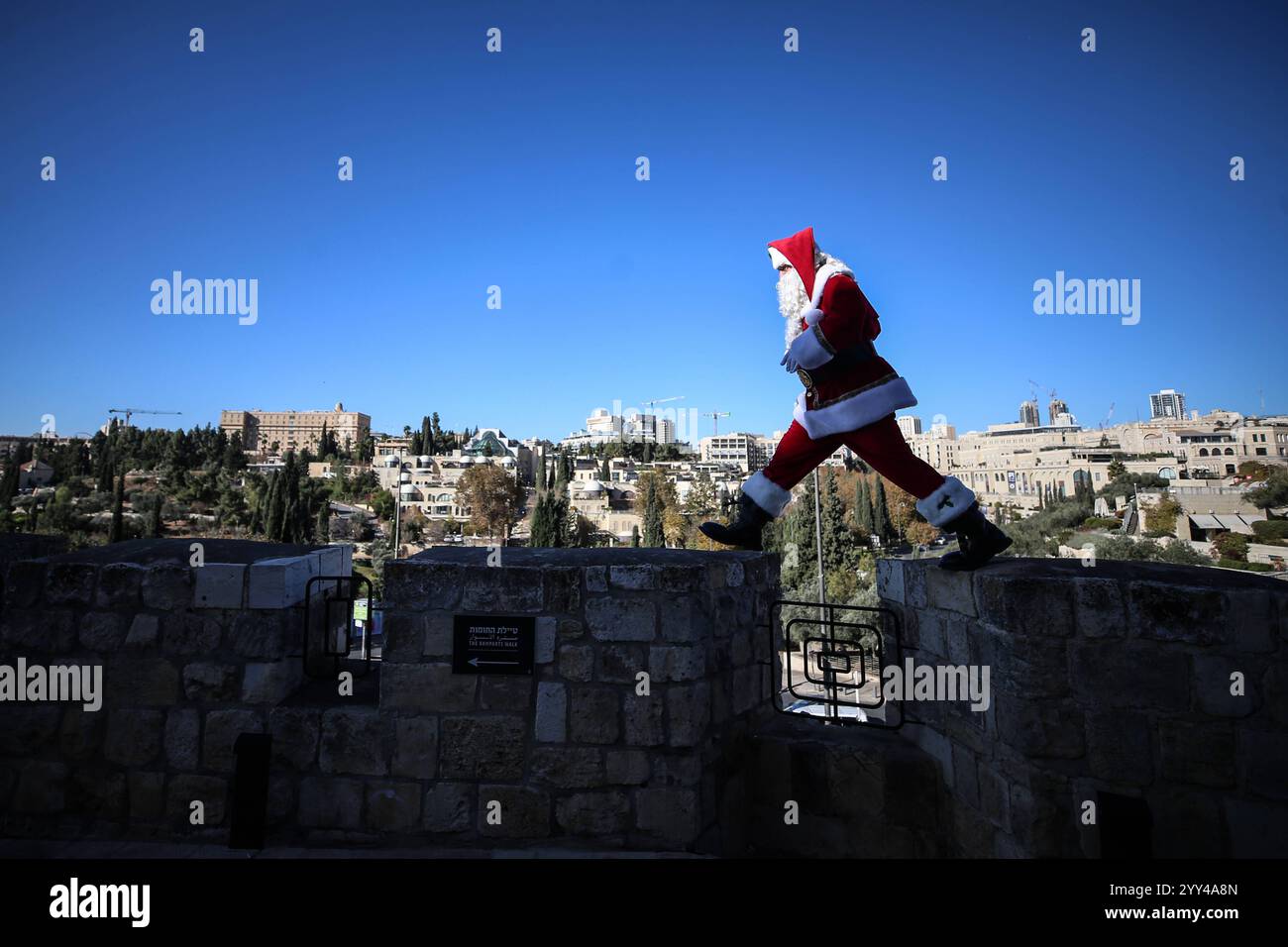 Christmas preparations in Jerusalem JERUSALEM - DECEMBER 19: Christian ...