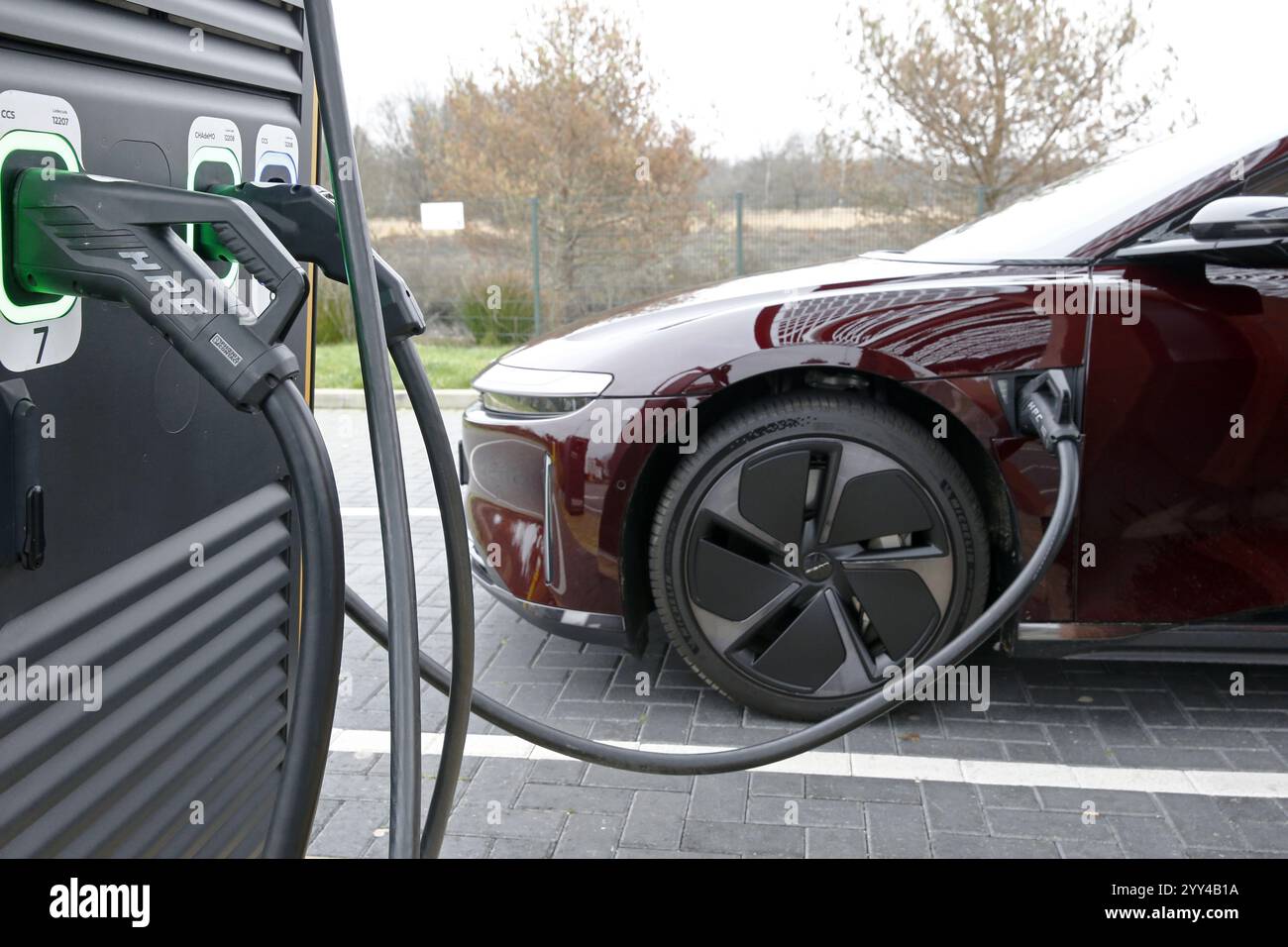 17-12-2024 Lucid Air Touring: An American EV brand where breakthrough ...