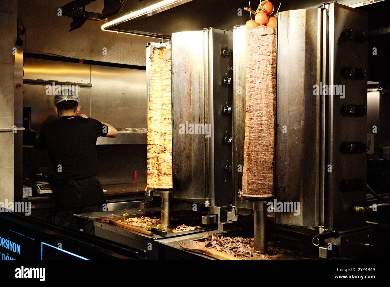 Istanbul, Turkey : The storefront of a restaurant serving döner kebab ...