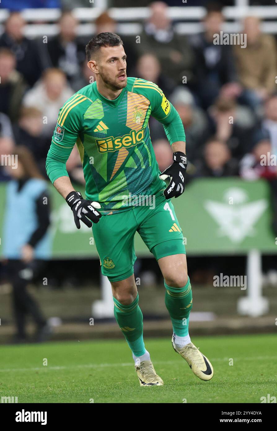 Newcastle Upon Tyne, UK. 18th Dec, 2024. Martin Dubravka of Newcastle ...