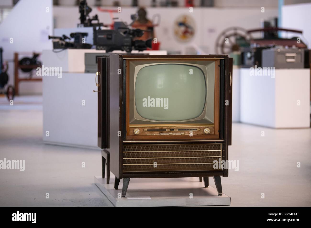 Vintage television. Old TV in museum. Retro technology Stock Photo - Alamy