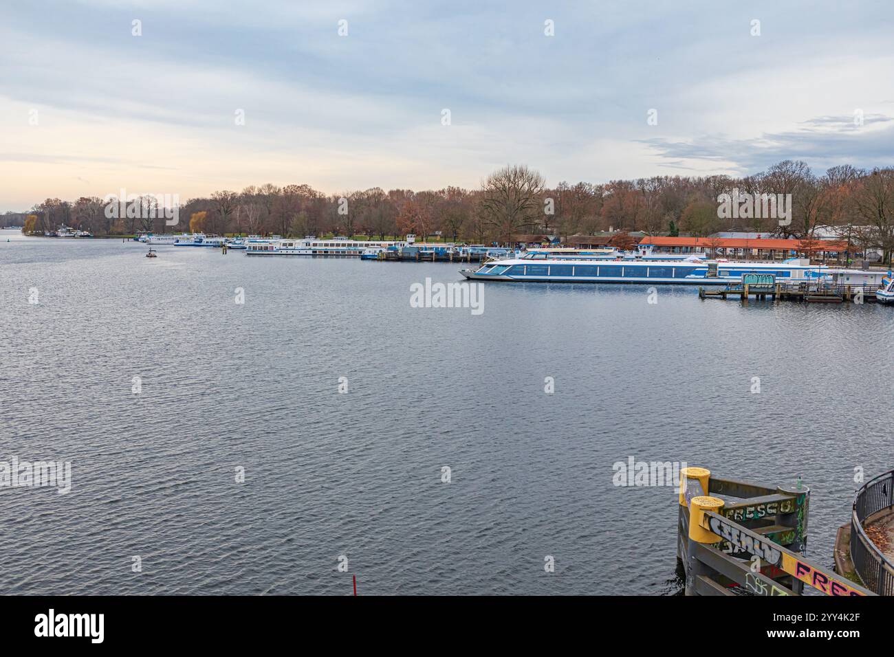 Spree river at Treptower Park in Berlin, Germany Stock Photo - Alamy