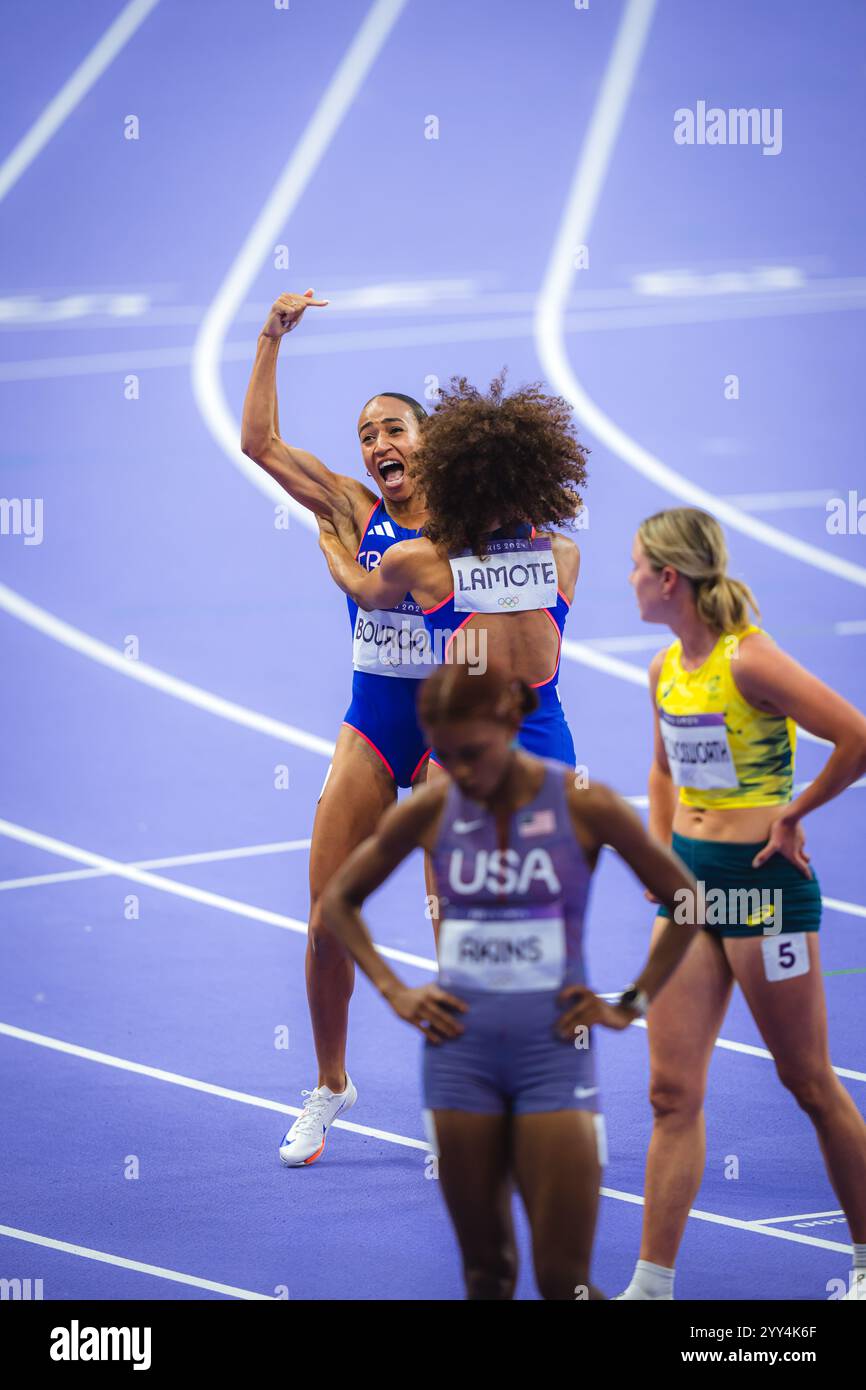 Rénelle Lamote and Anaïs Bourgoin participating in the 800 meters at ...