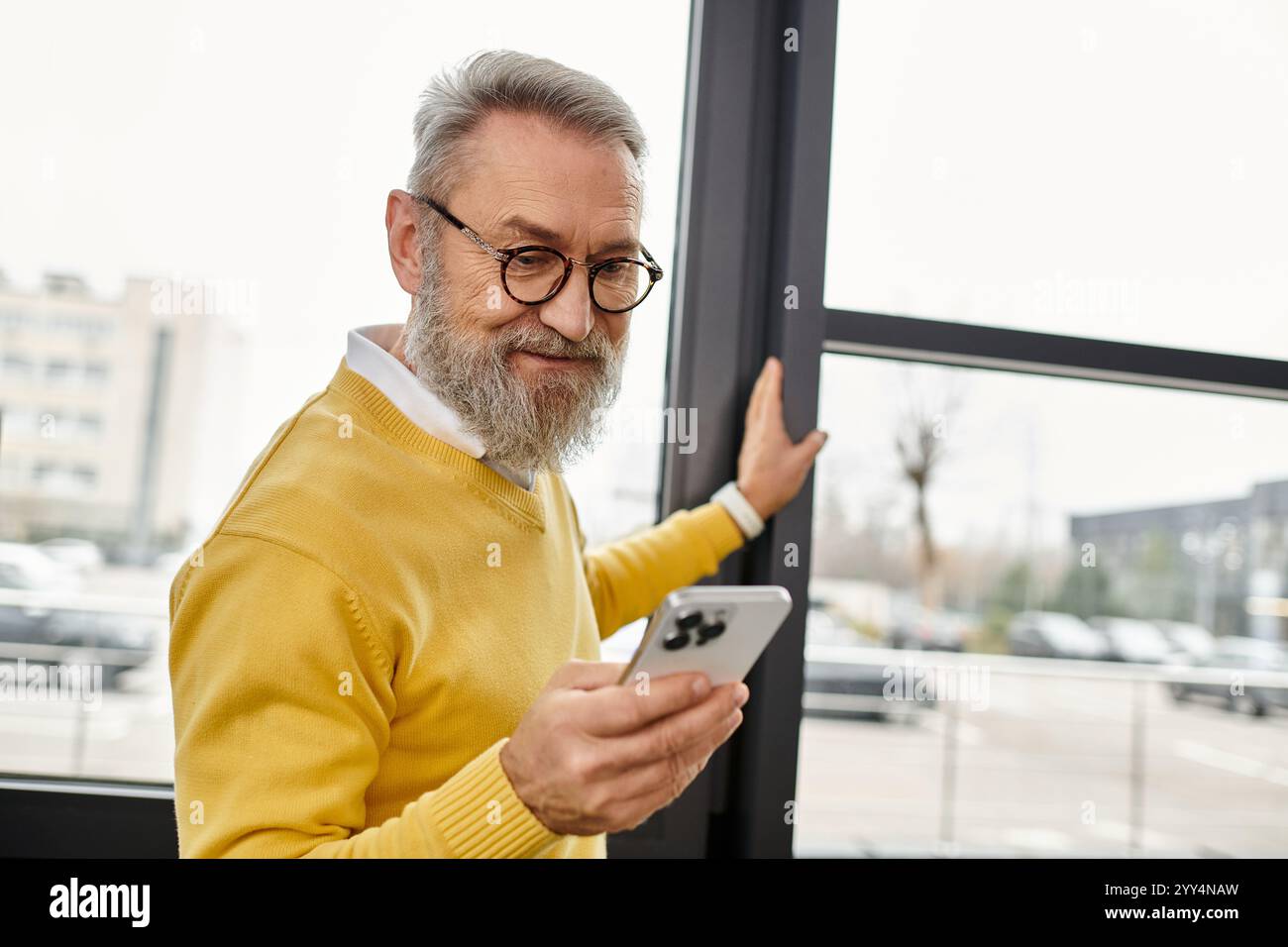 Thoughtful senior man checking hi-res stock photography and images - Alamy