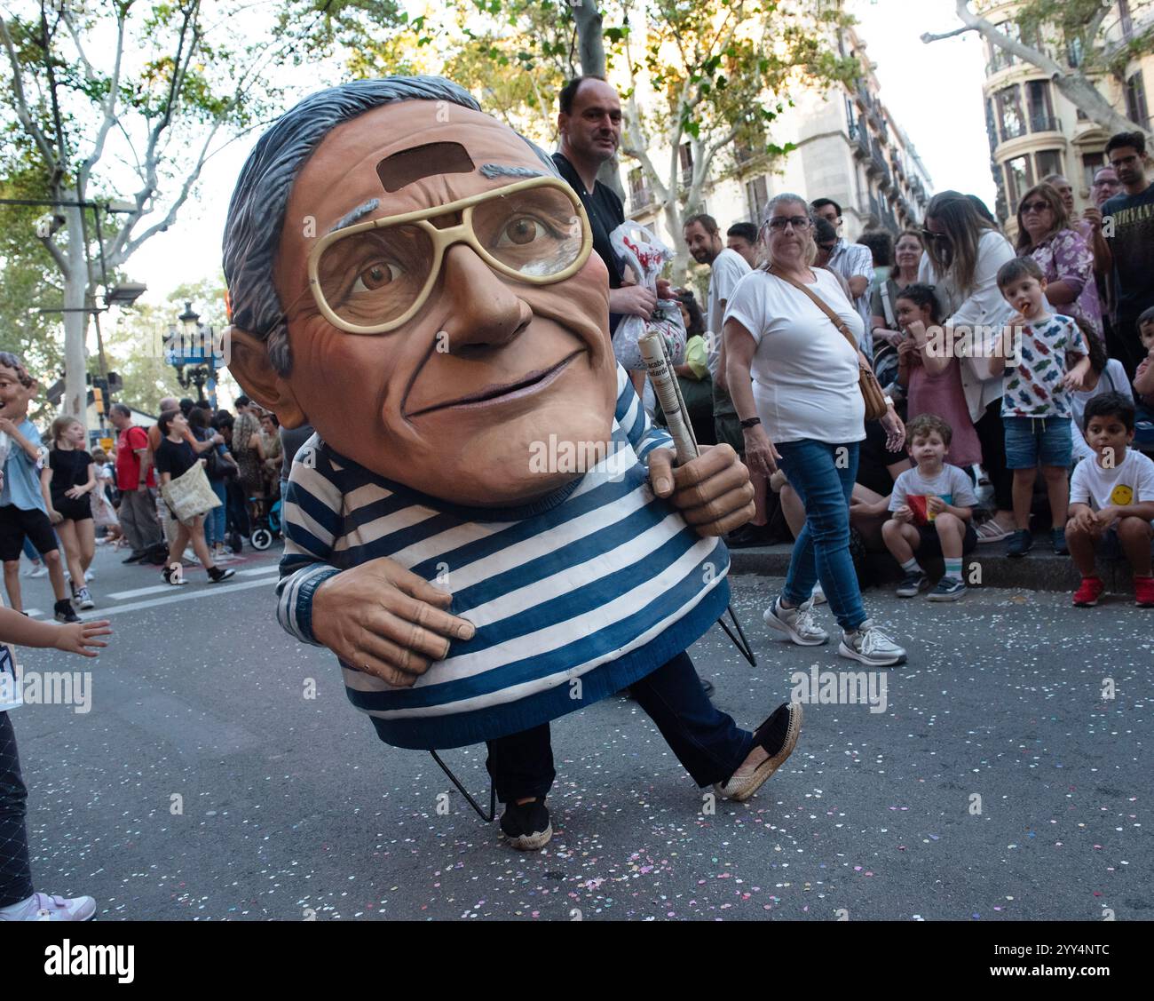 Puppets giant hi-res stock photography and images - Alamy
