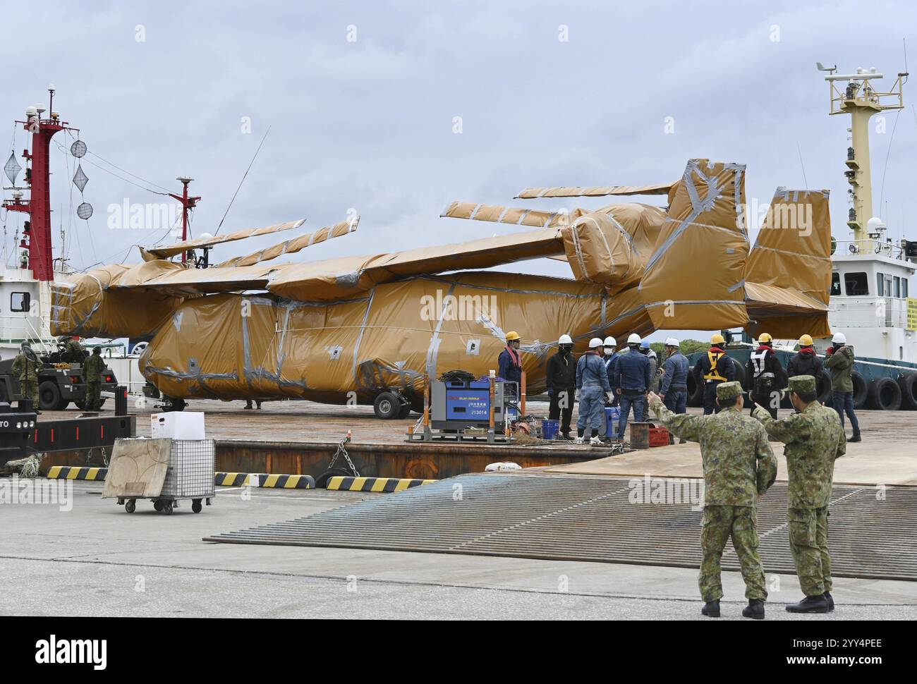 The Japan Ground Self-Defense Force begins moving a V-22 Osprey ...