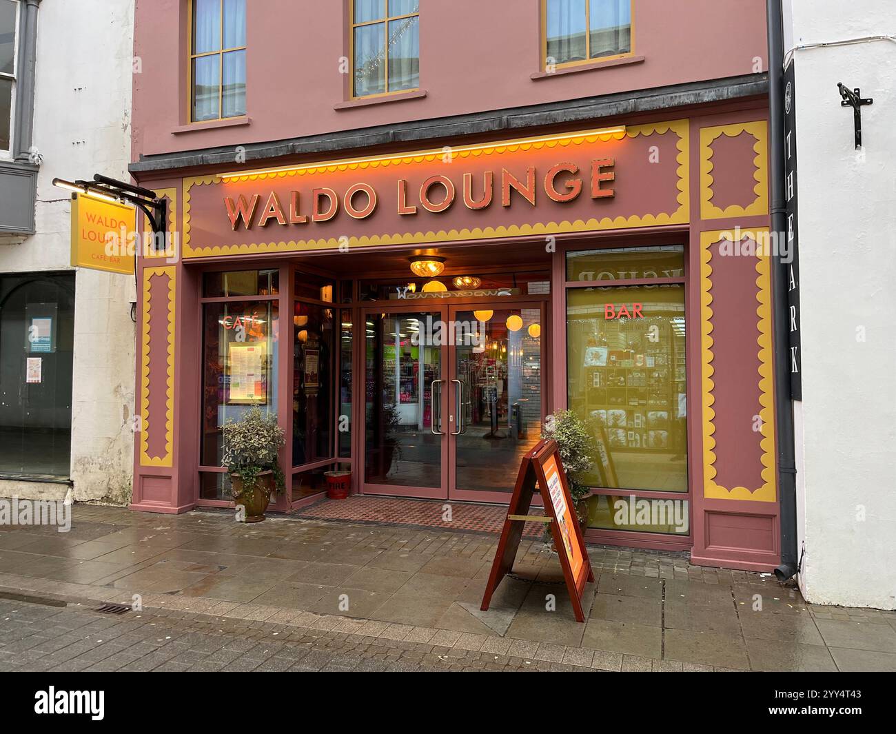Lounges waldo lounge hi-res stock photography and images - Alamy
