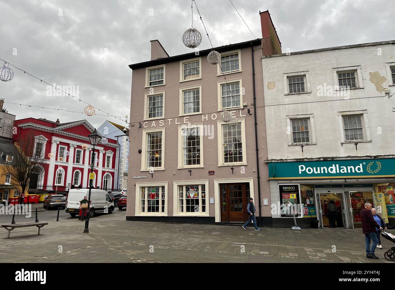 Flagship pub haverfordwest hi-res stock photography and images - Alamy