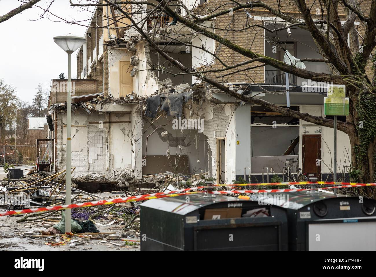 DEN HAAG - Hague's Tarwekamp, days after the explosions. Six people ...