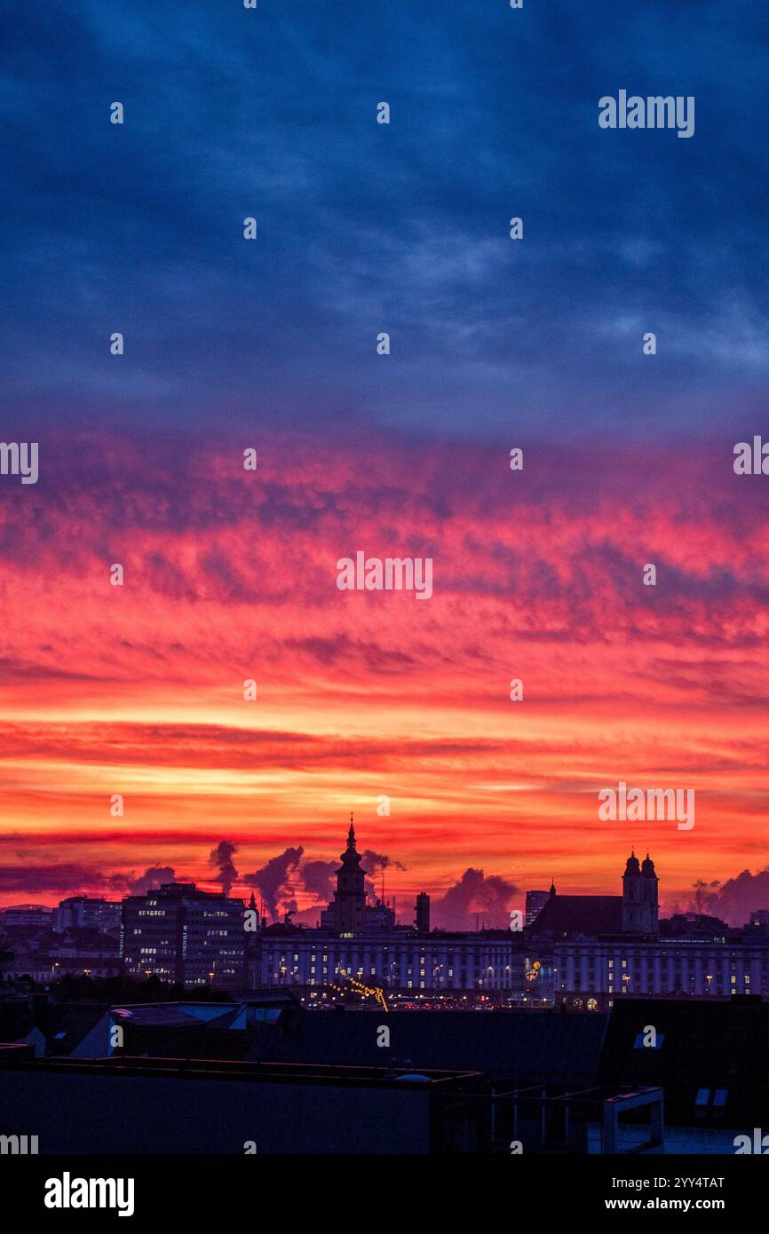 Herbst, Winter, Sonne, Morgenrot 19.12.2024, Linz, AUT, Morgenrot, im ...