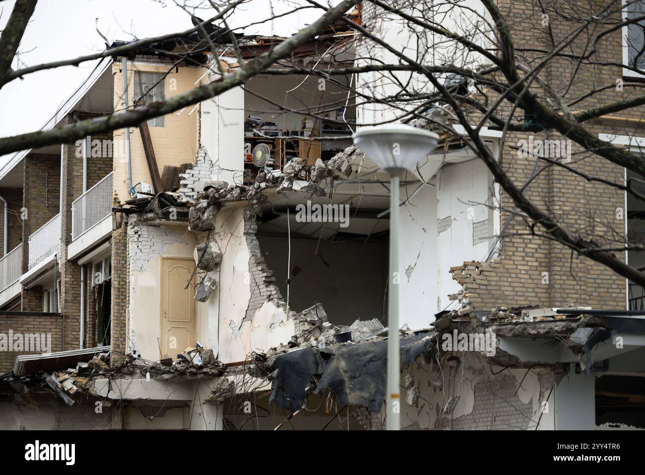 DEN HAAG - Hague's Tarwekamp, days after the explosions. Six people ...