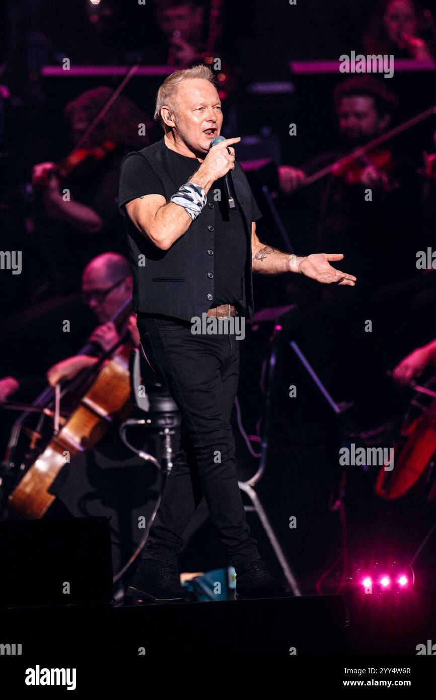 Nick van Eede von Cutting Crew live bei der 30. Night of the Proms 2024 ...