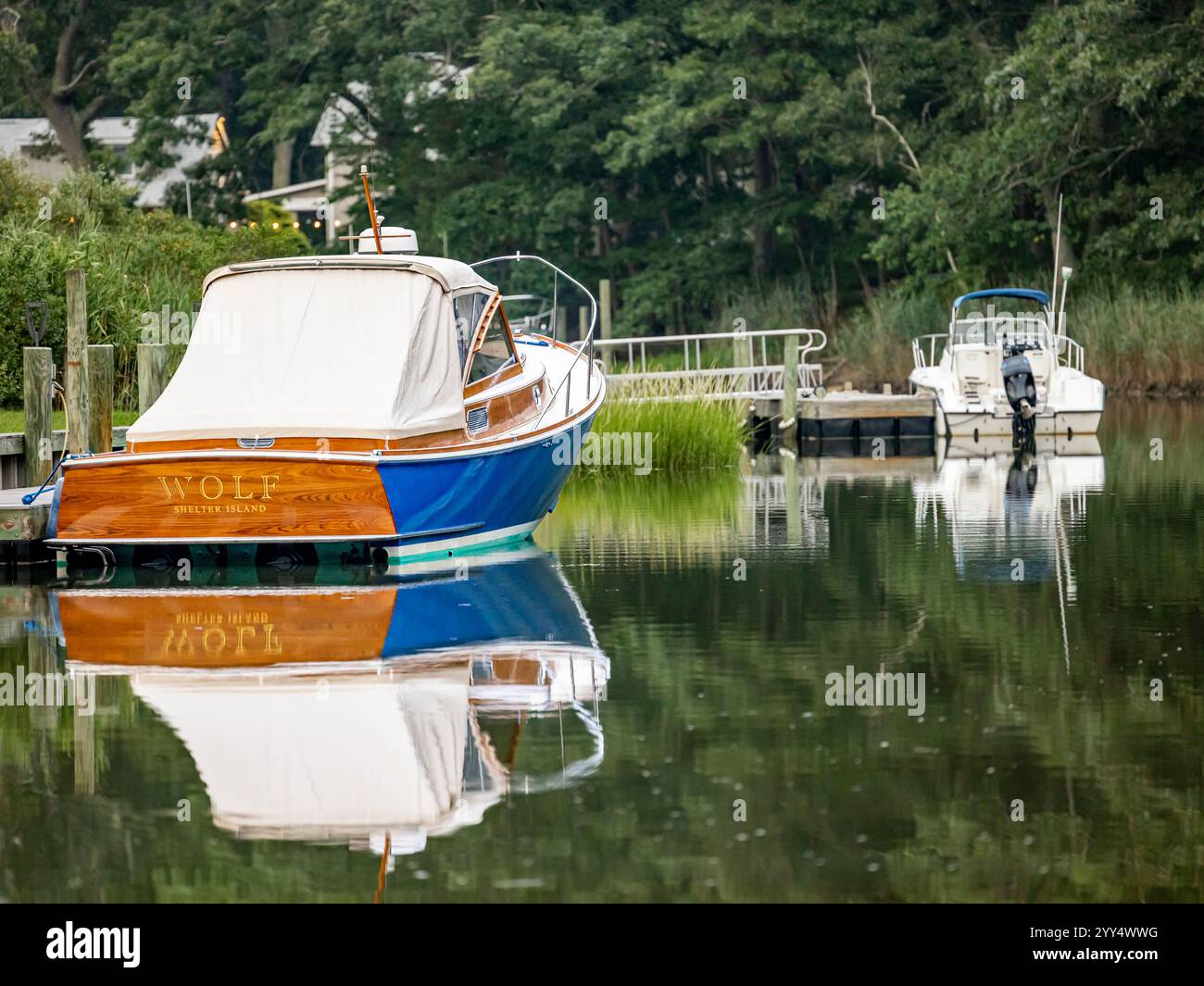 Two boats dock hi-res stock photography and images - Alamy
