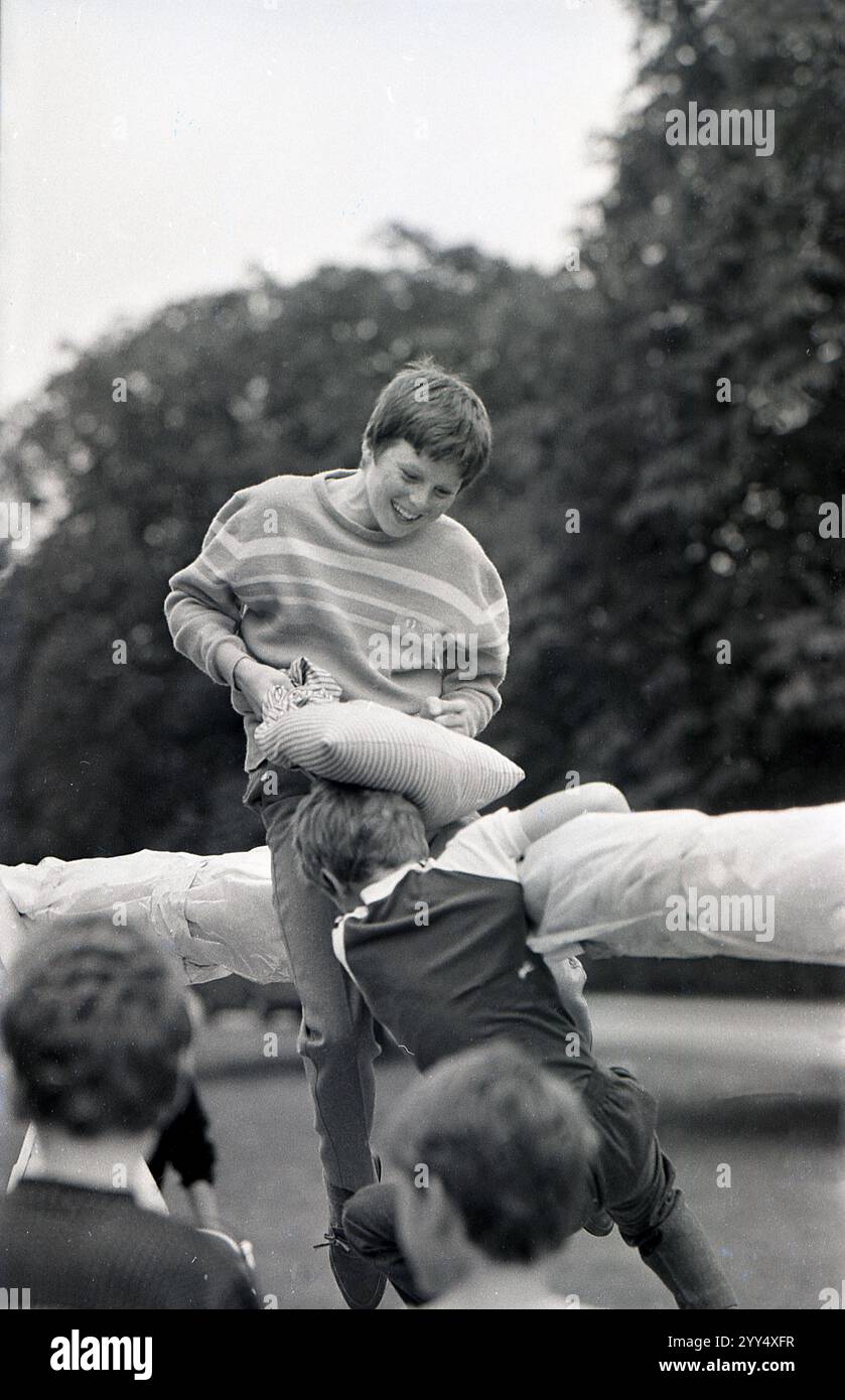 Black boys fighting hi-res stock photography and images - Alamy
