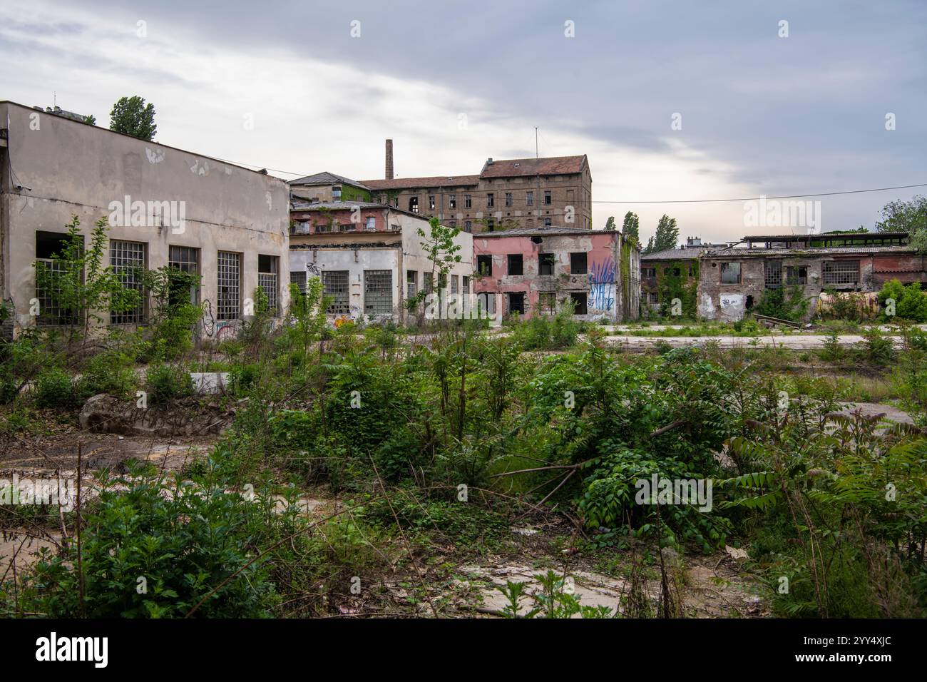 Abandoned haunted industrial creepy warehouse hi-res stock photography ...
