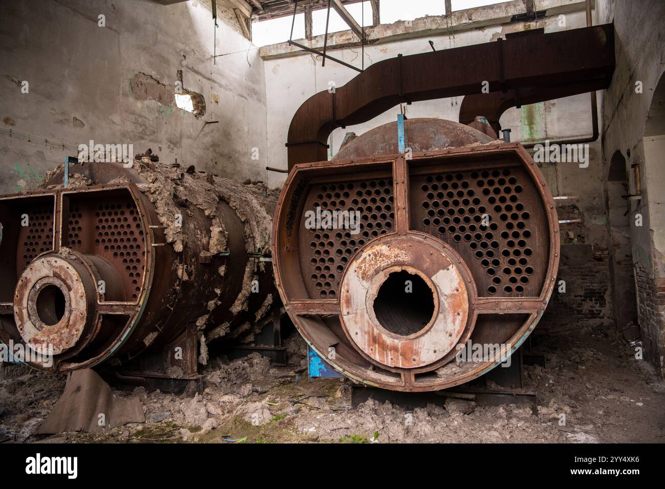 Abandoned haunted industrial creepy warehouse hi-res stock photography ...