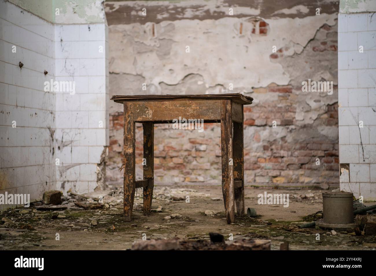 Abandoned industrial building interior. Apocalyptic scene. Ruins of ...
