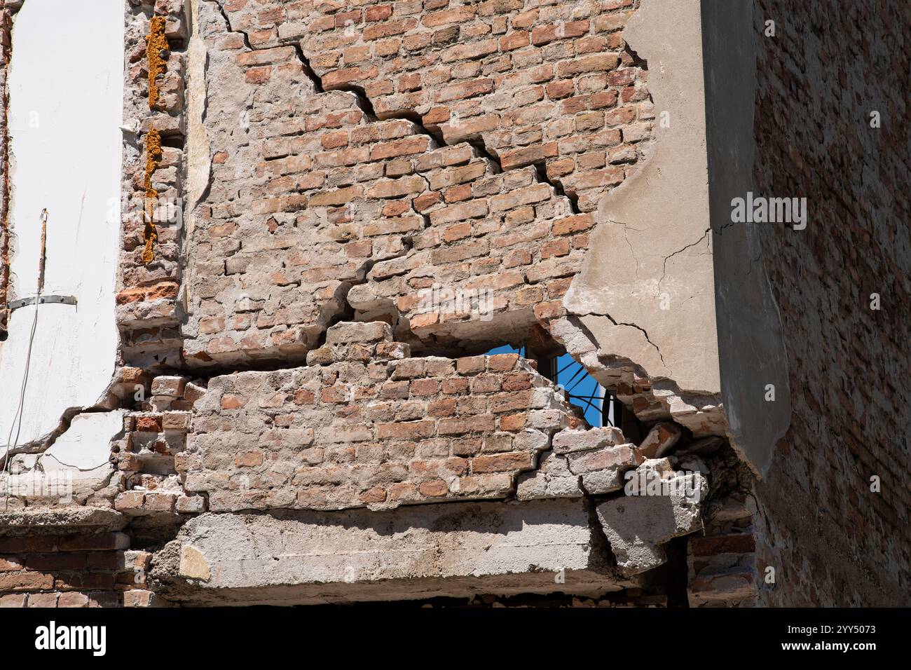 Holes on residential building hi-res stock photography and images - Alamy