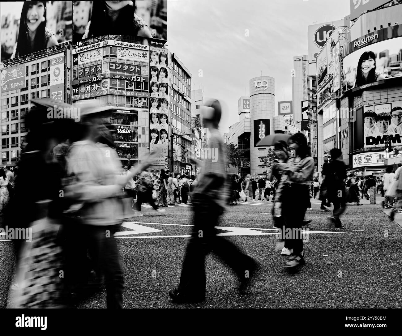 Shibuya kreuzung hi-res stock photography and images - Alamy