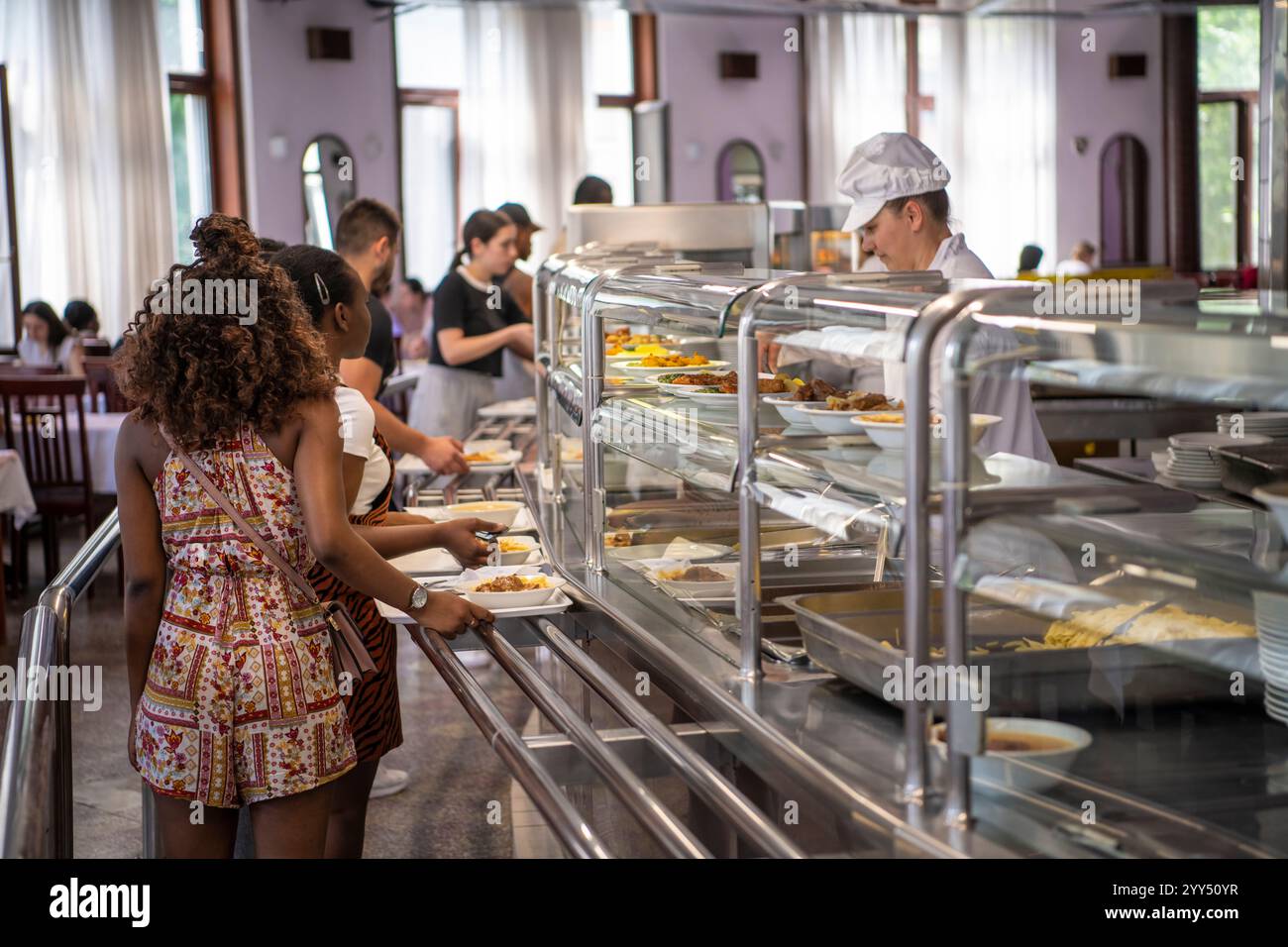 School cafeteria line hi-res stock photography and images - Alamy