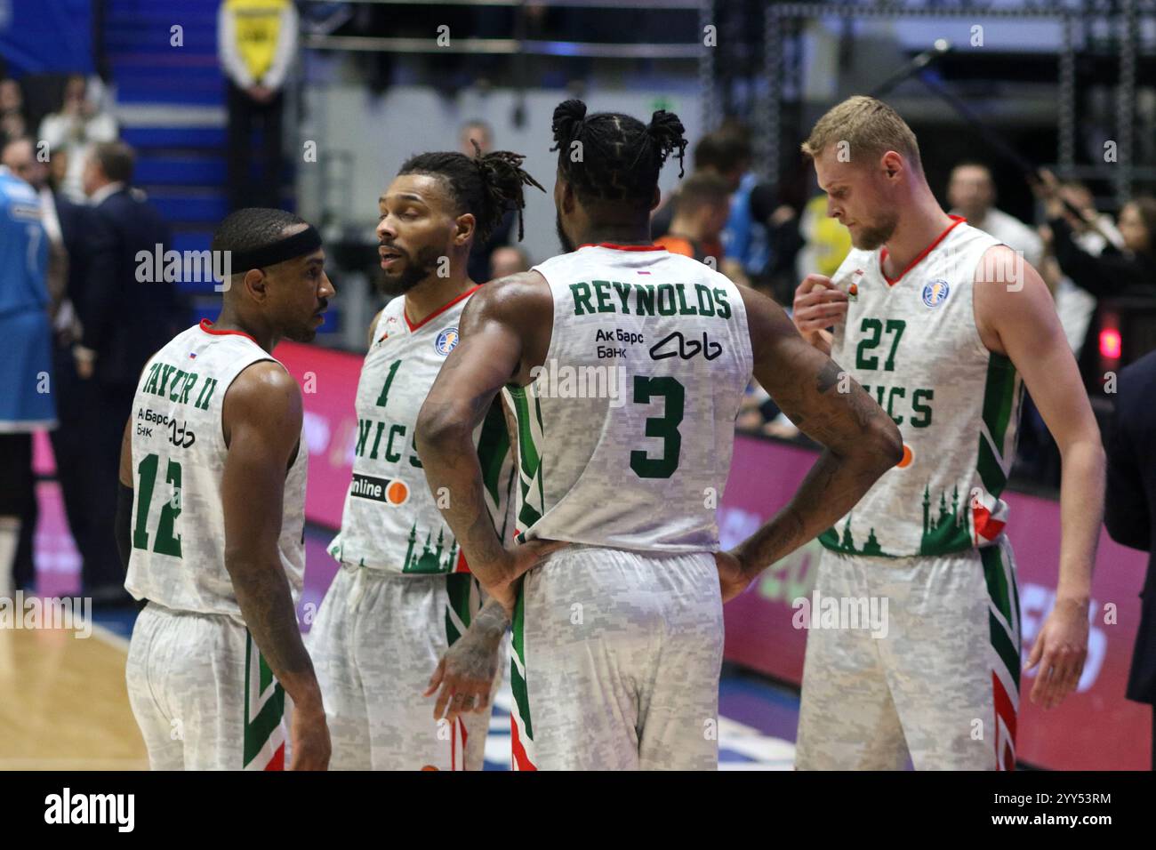 Saint Petersburg, Russia. 18th Dec, 2024. Tony Taylor (12), Jalen ...