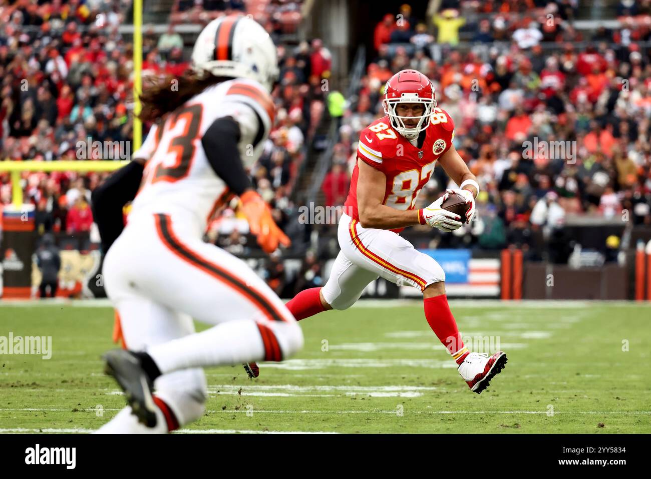 Kansas City Chiefs tight end Travis Kelce (87) runs with the ball ...