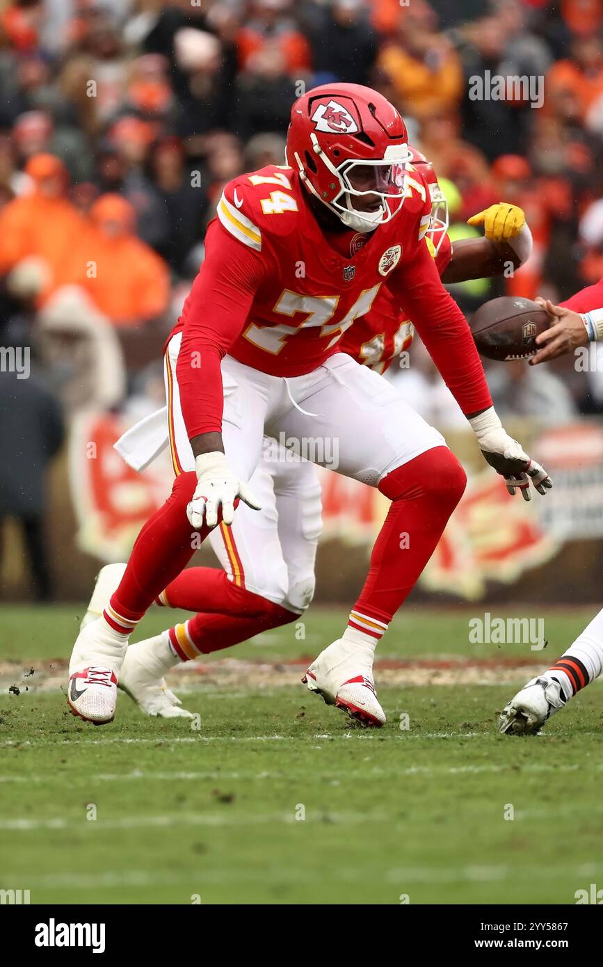 Kansas City Chiefs offensive tackle Jawaan Taylor (74) looks to make a ...