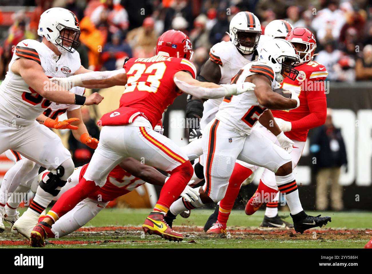Cleveland Browns running back Nick Chubb (24) runs with the ball during ...