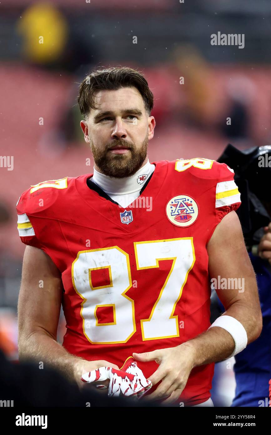 Kansas City Chiefs tight end Travis Kelce (87) walks off of the field ...