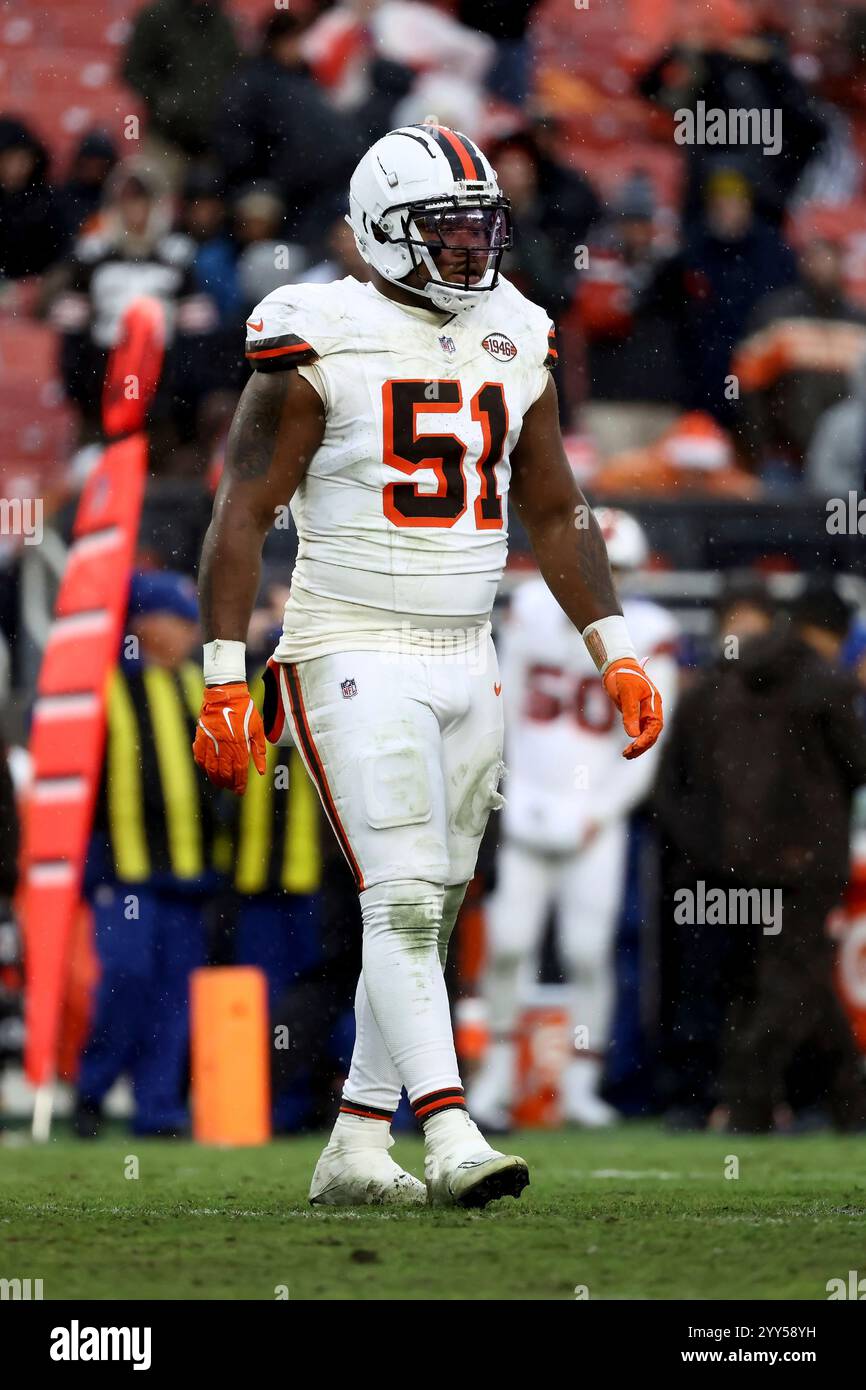Cleveland Browns defensive tackle Mike Hall Jr. (51) lines up for a ...