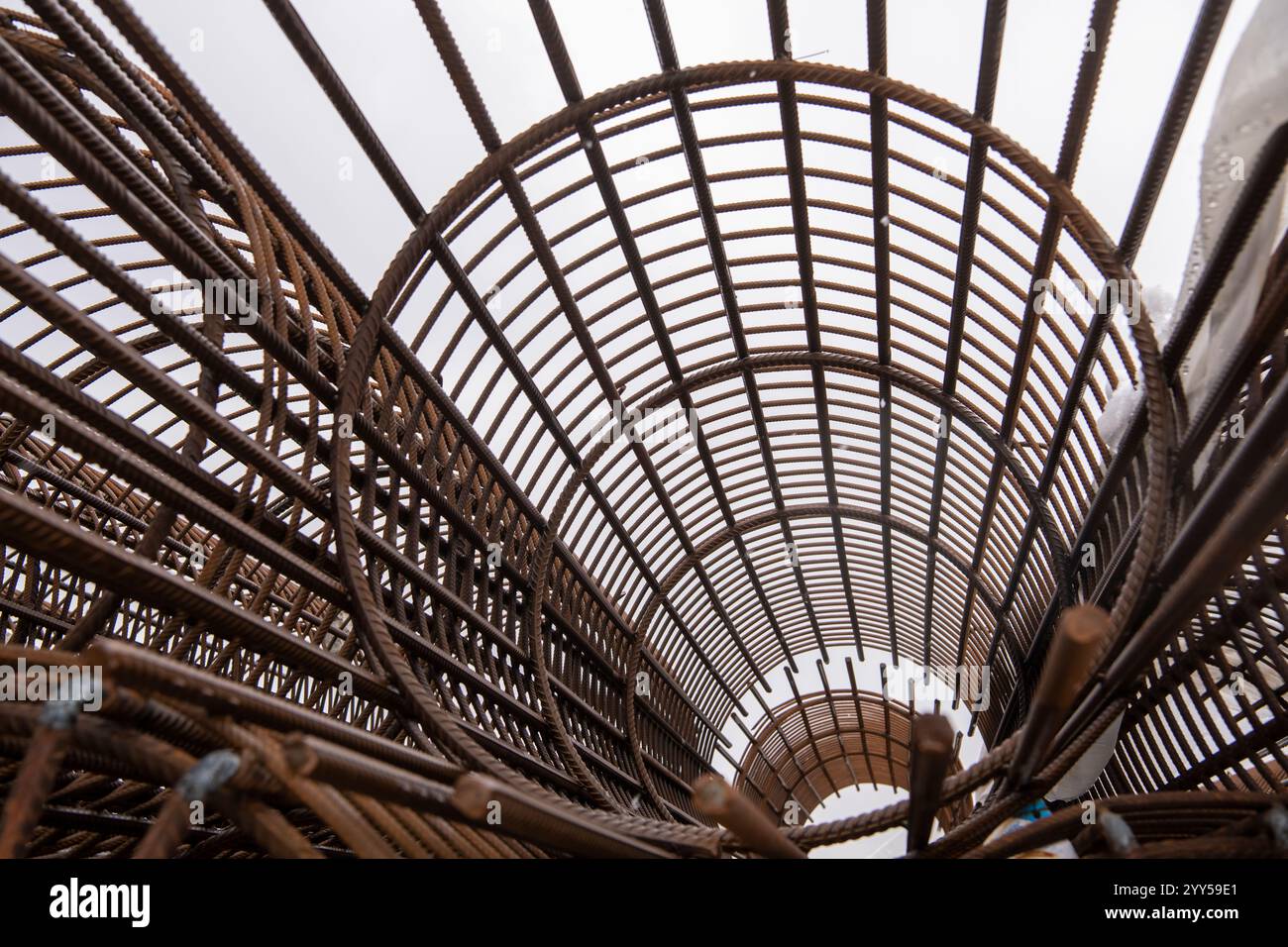 Round mesh reinforcement for columns. Rebar for concrete pillar of new ...