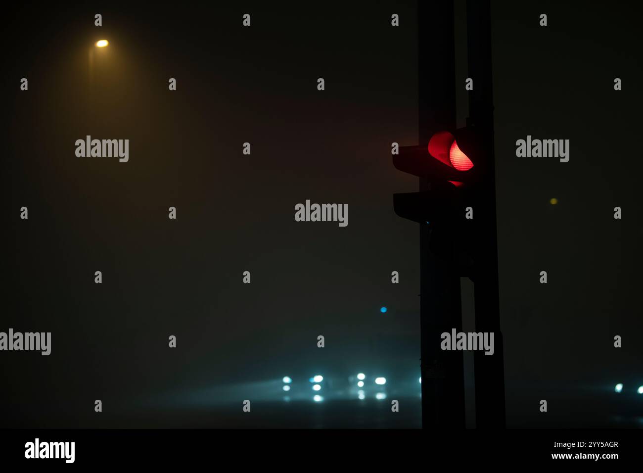 Red light semaphore hi-res stock photography and images - Alamy