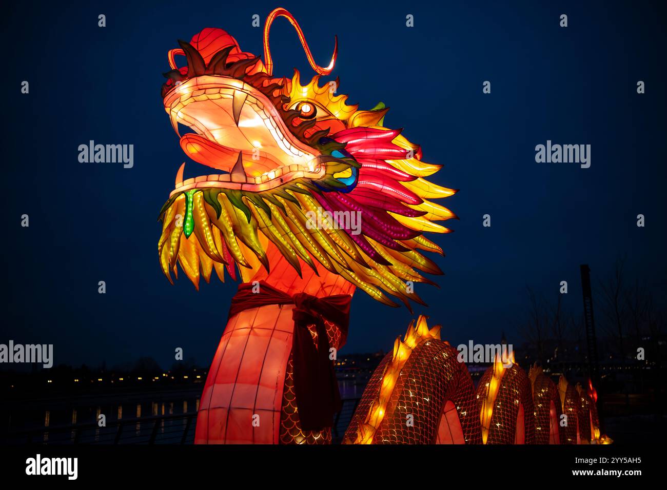 Lun symbol hi-res stock photography and images - Alamy