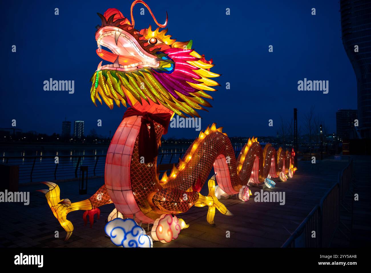 Lun symbol hi-res stock photography and images - Alamy