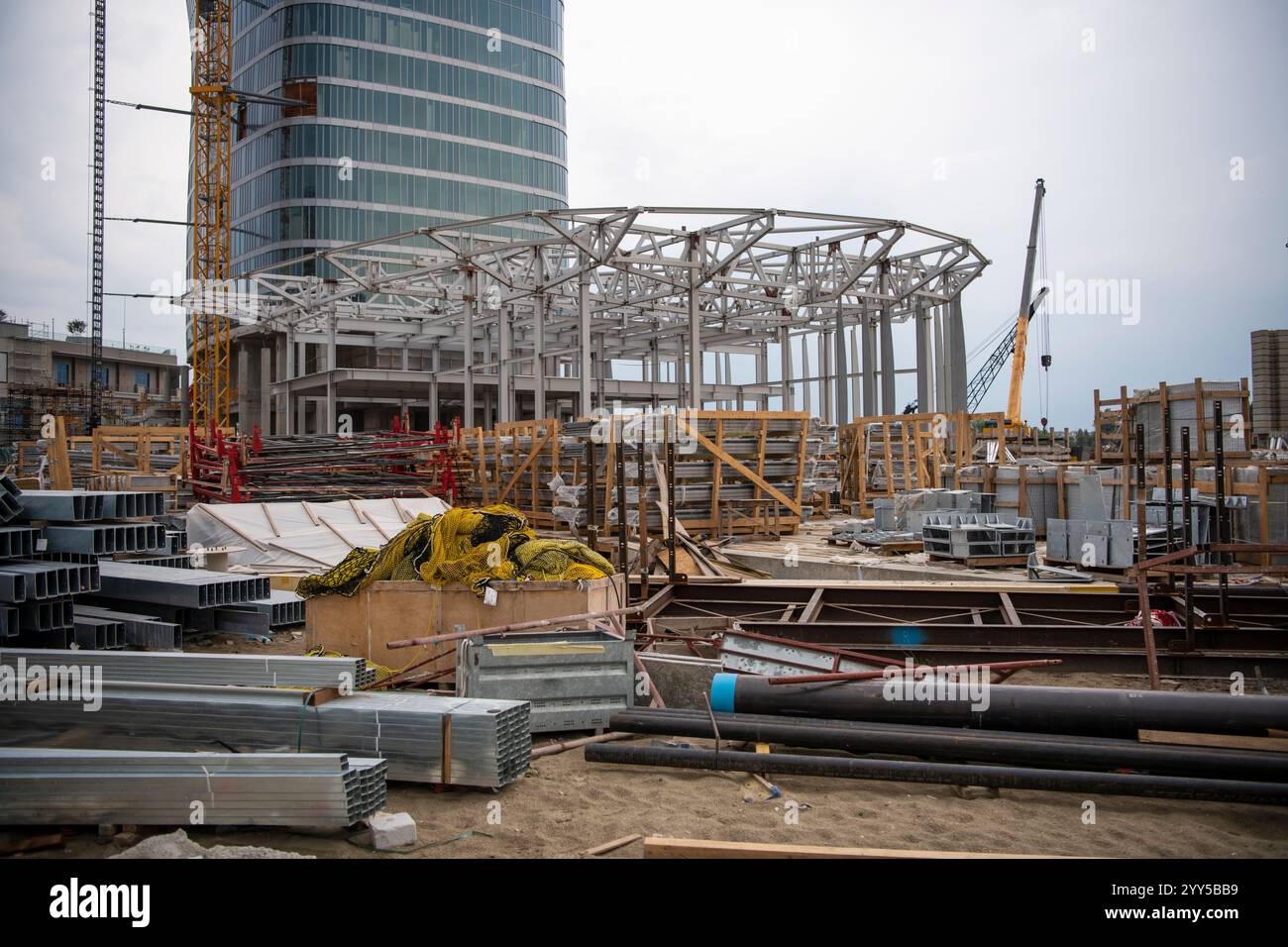 Construction cranes heavy equipment hi-res stock photography and images ...