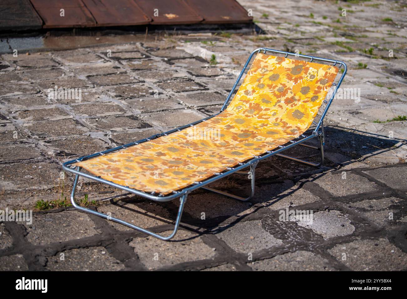 Vintage sunbathing hi-res stock photography and images - Alamy